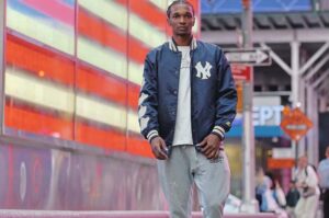 Isaiah Hill – Age, Bio, Height, Weight, Girlfriend, Net Worth