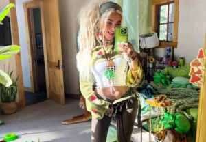 Shanin Blake – Age, Bio, Height, Weight, Boyfriend, Net Worth