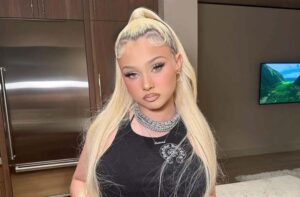 Alabama Barker – Age, Bio, Height, Weight, Boyfriend, Net Worth