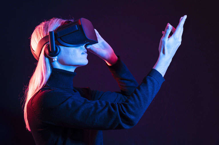 The role of virtual reality in transforming the entertainment industry